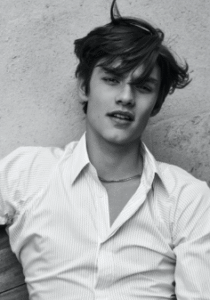 Louis Partridge - Age, Height, Birthday, Net Worth, Movies